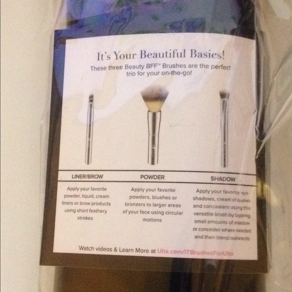 it cosmetics | Makeup | It Cosmetics Travel Brush Set | Poshmark